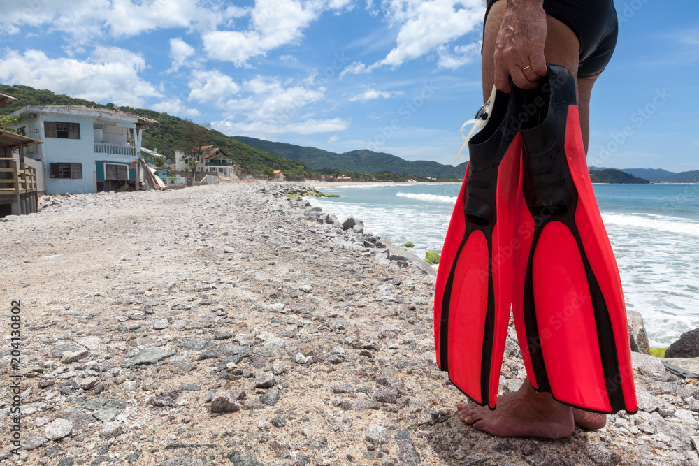 Effects of rising sea level on beach city street, Brasil 12-2010 Viagem ...