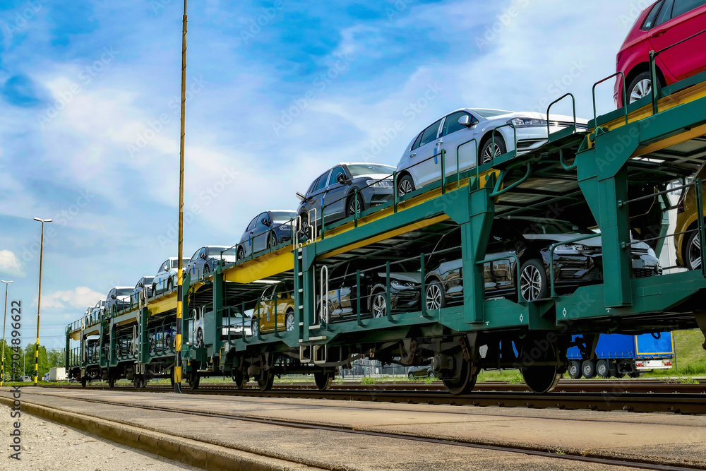 Autotransport mit der Bahn - Autorack, Auto carrier Stock Photo | Adobe ...