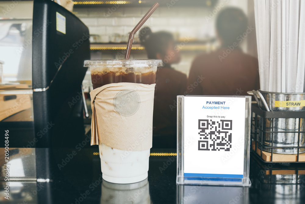 Qr code payment, E wallet , cashless technology concept. QR tag in ...