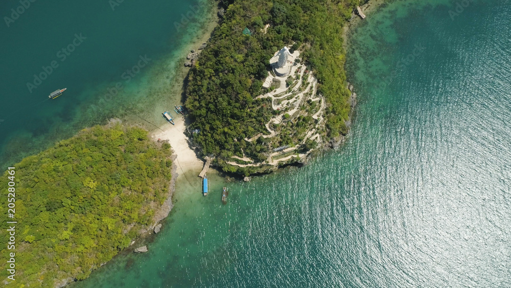 Statue of Jesus Christ on Pilgrimage island in Hundred Islands National ...