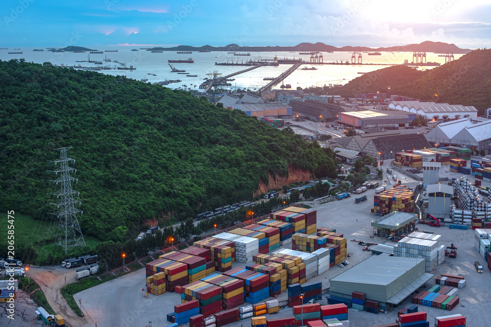 container yard in tranfering the containers shipment storage in yard to ...