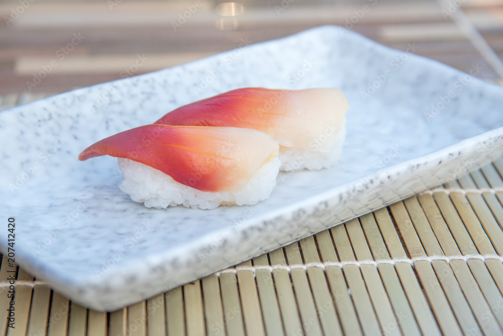 Hokkigai Nigiri