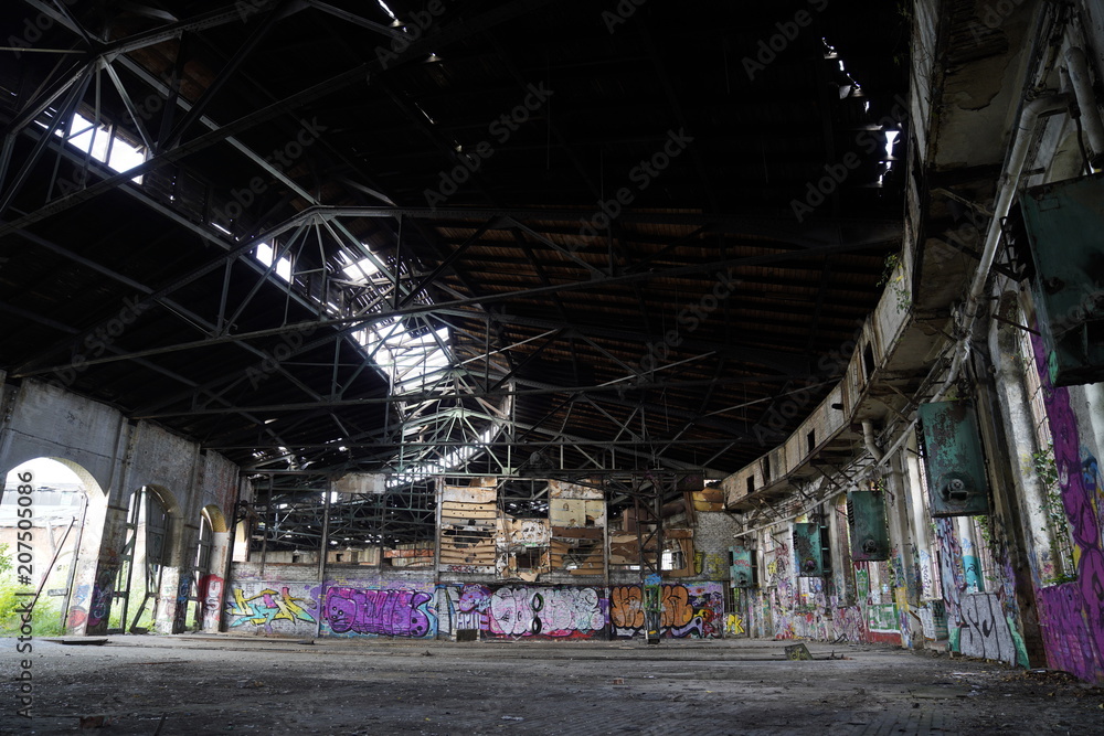 Old abandoned train repair factory (Reichsbahnausbesserungswerk / altes ...