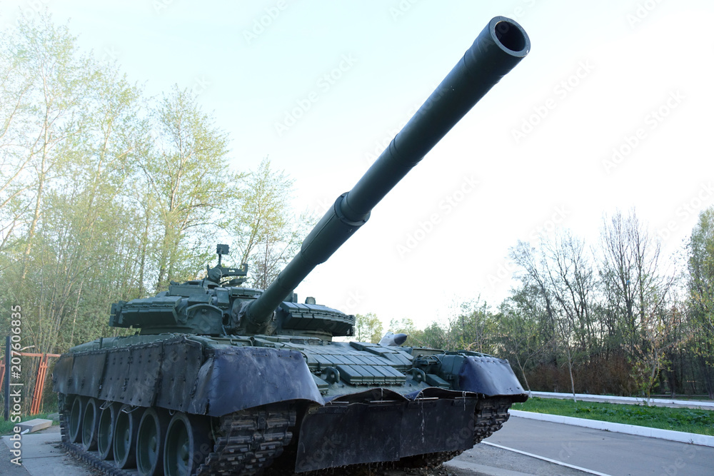 Soviet main battle tank. It was created in the early 1960s in the ...