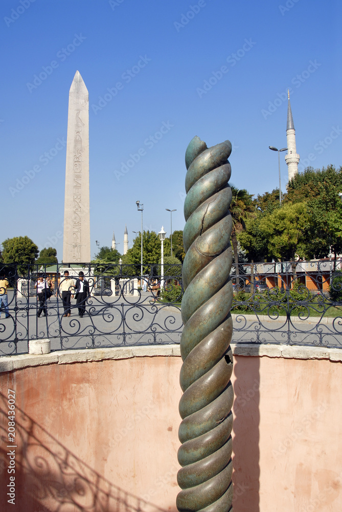 The Serpent Column or Τrikarenos Οphis (Yilanli Sutun) is an ancient ...