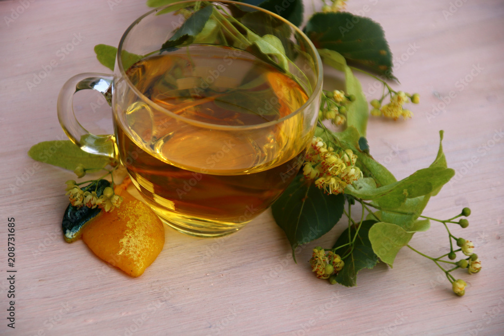 tee von lindenblüten Stock-Foto | Adobe Stock