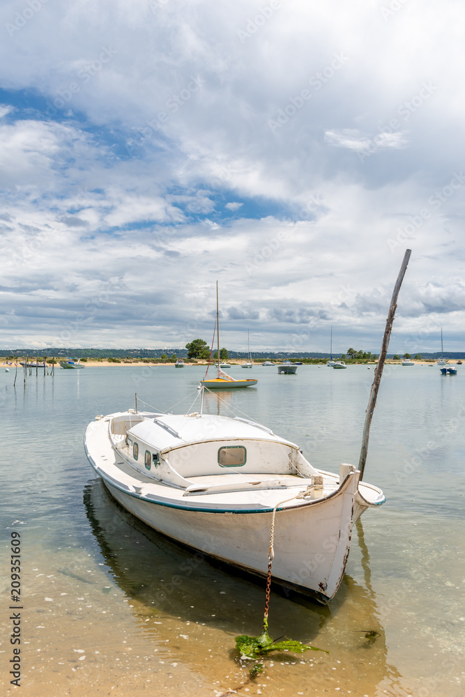 CAP FERRET (Bassin d'Arcachon, France), 'pinasse' traditionnelle Stock ...