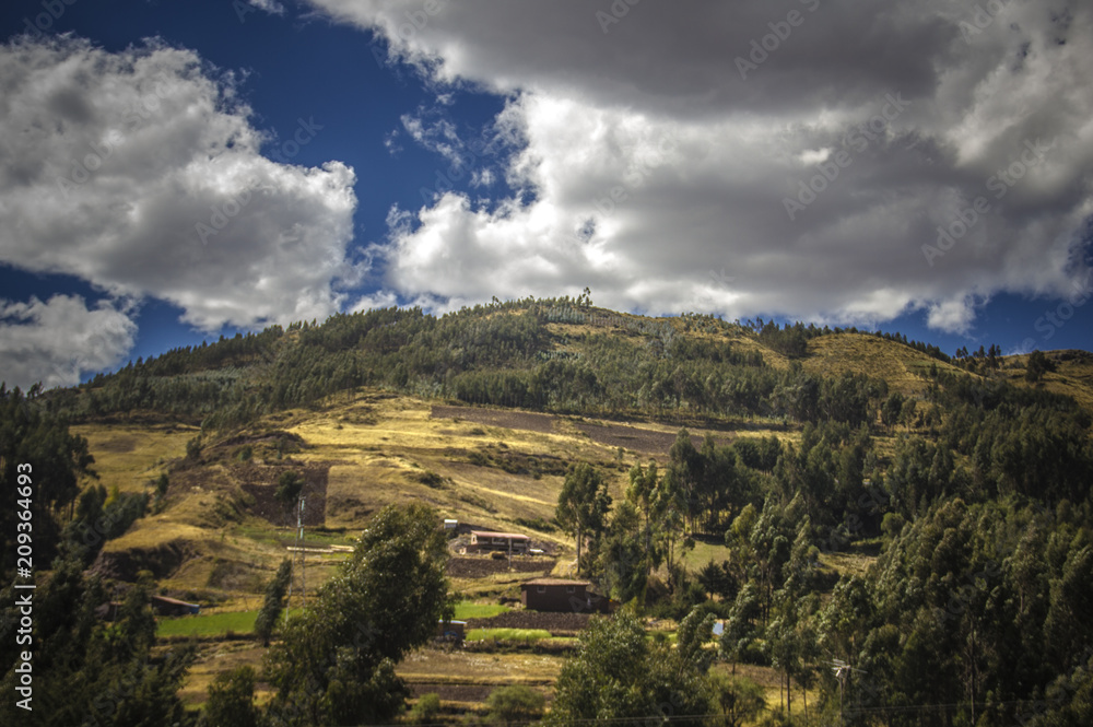 Cusco, Perú - 2 de julio de 2018: Hermoso paisaje de la meseta de ...