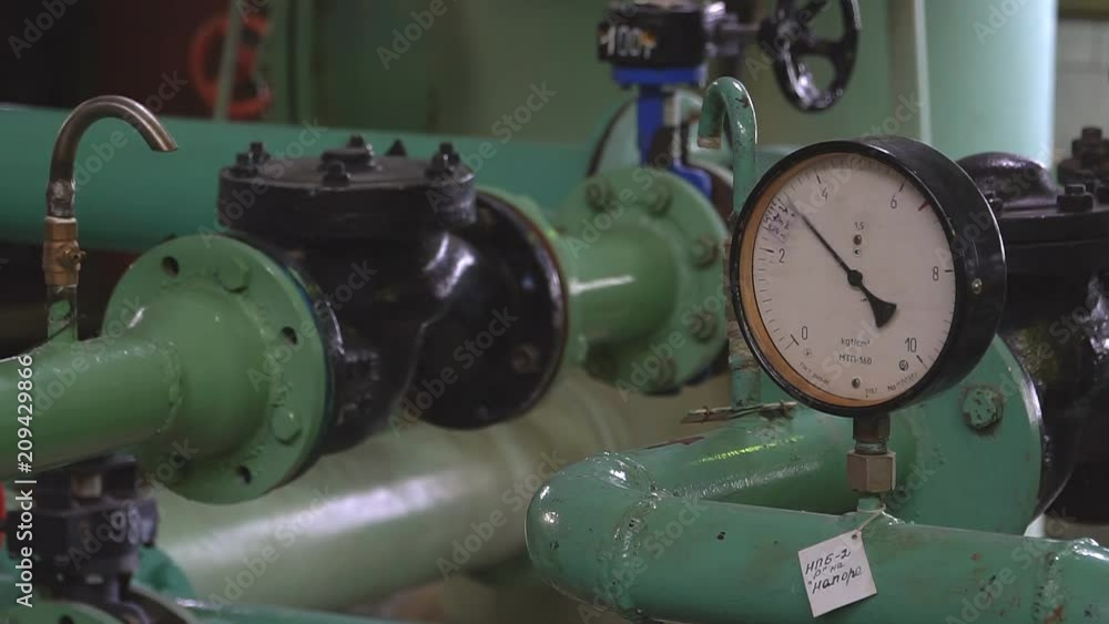 Vidéo Stock Closeup of pressure gauge,pressure gauge measuring gas ...