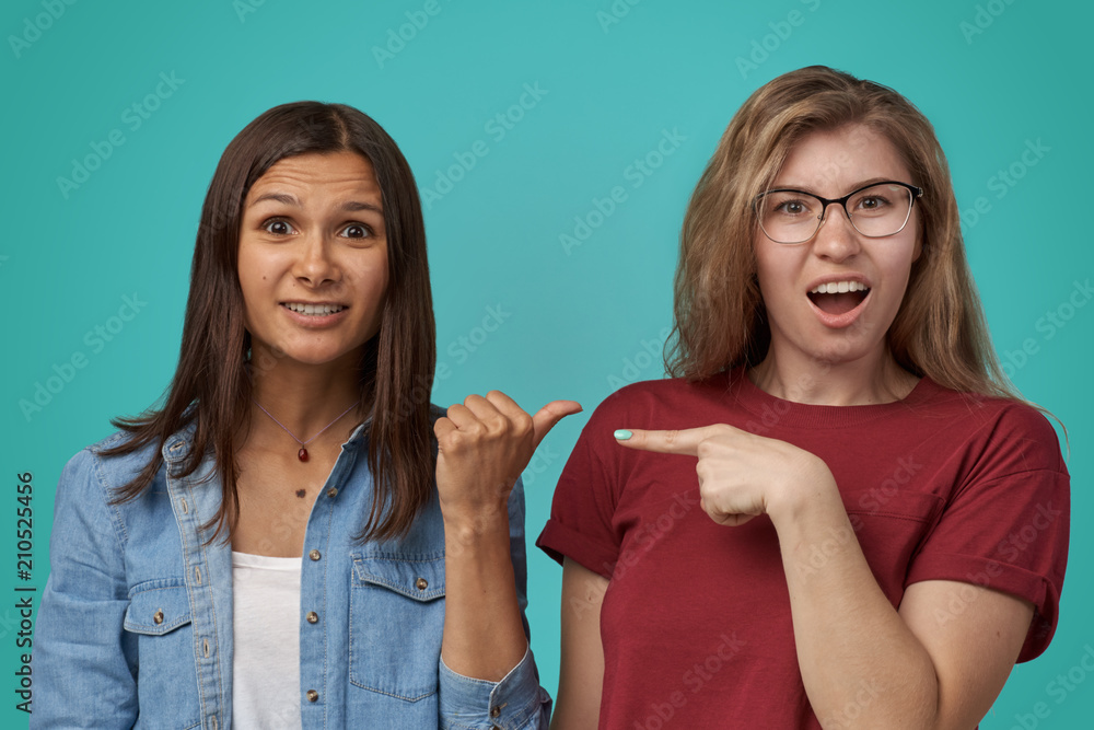 Foto de Bullying, friendship and people concept - two teenagers having ...