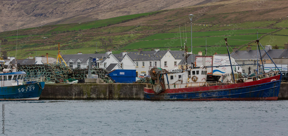 old harbour with vessels, West Ireland Atlantic coast, Portmagee, Ring ...