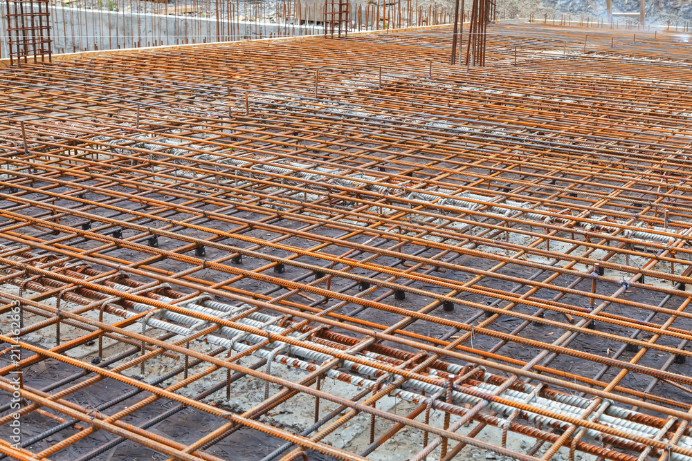 Construction of a new building, binding of reinforcement Stock Photo ...