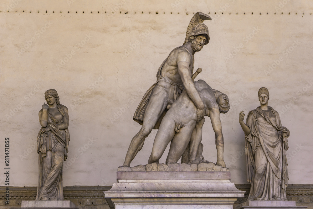 Statue Menelaus supporting the body of Patroclus in Loggia dei Lanzi in ...