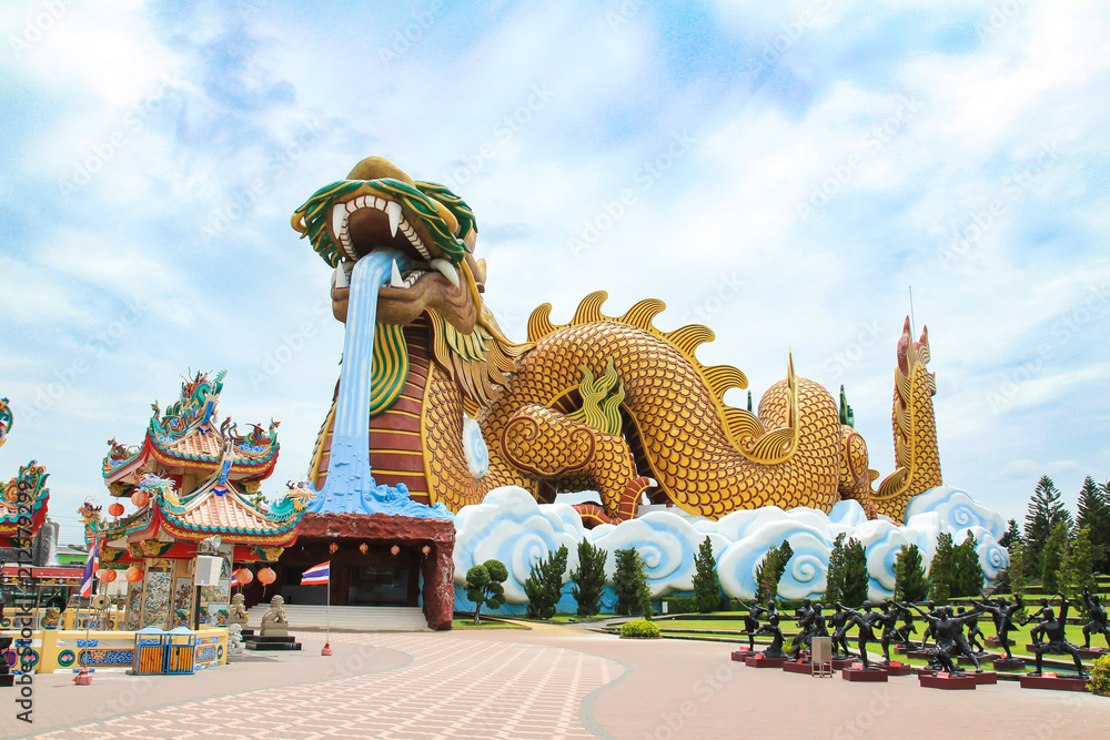 Big Dragon Statue at Dragon Descendants Museum in Suphan Buri ,Thailand ...