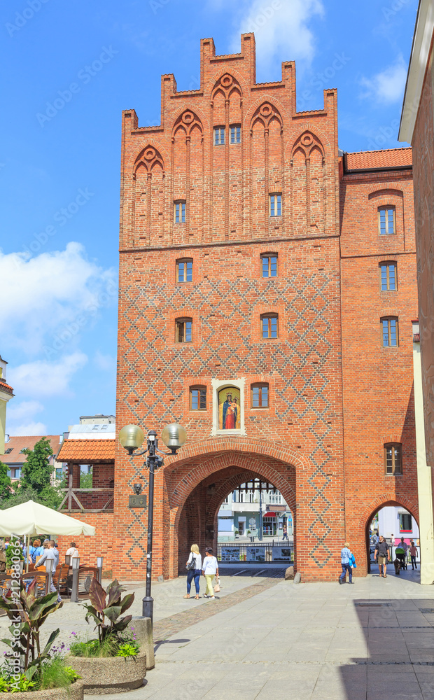 Foto de Upper Gate in Olsztyn, called High Gate (polish: Brama Wysoka ...