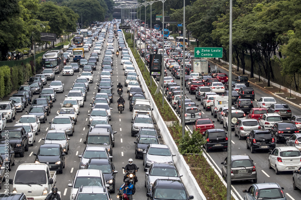 Sao Paulo, Brazil, December 08, 2017. Heavy traffic in the North South ...