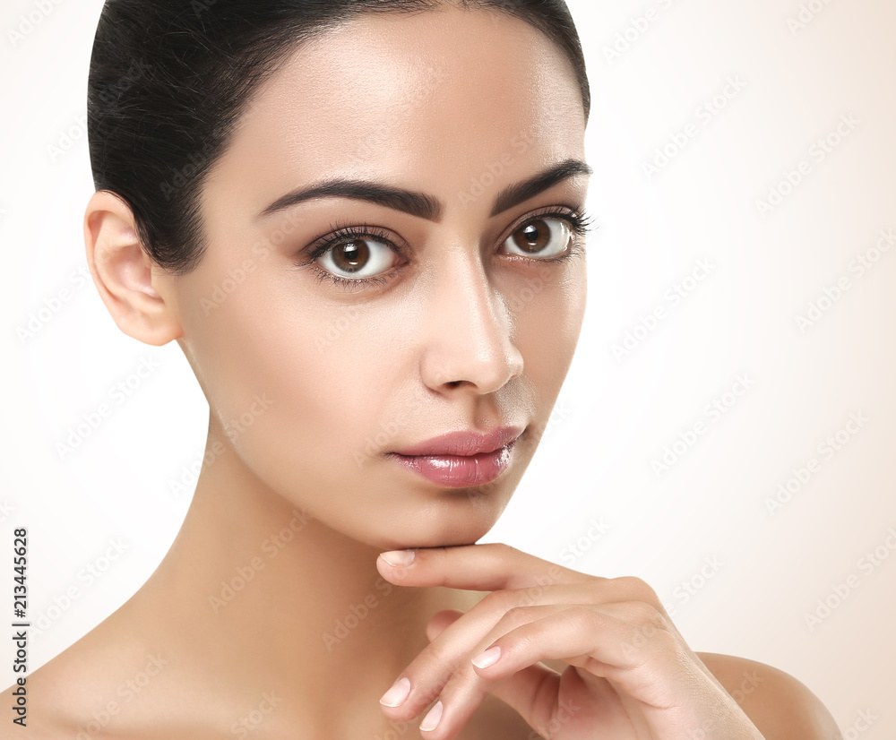 Foto de Beautiful indian girl with perfect skin, clean face do Stock ...
