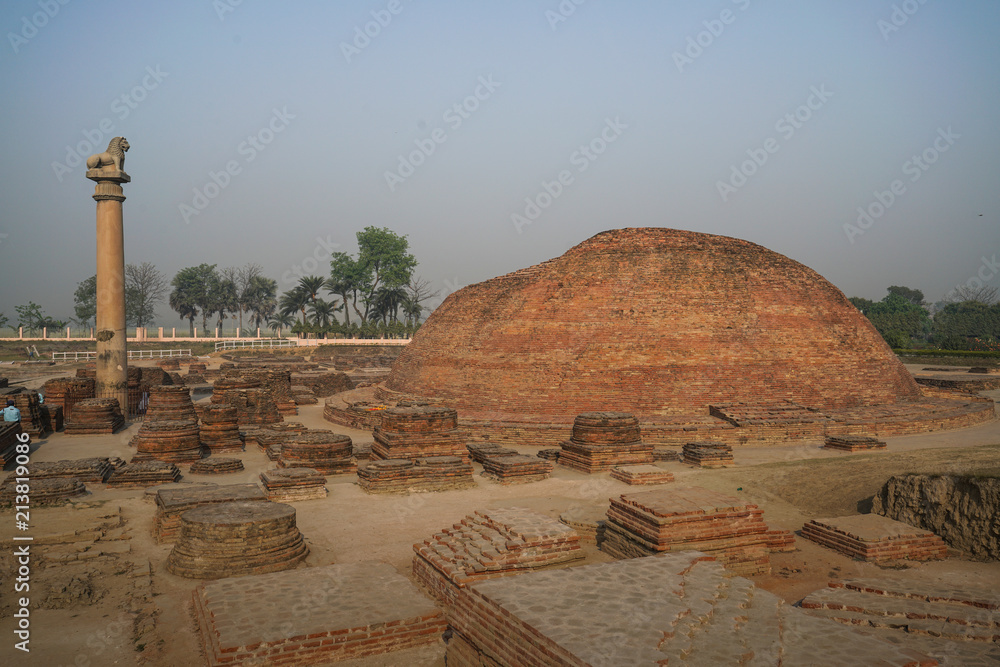 Ashoka or Ashokan Lion Pillar at Vaishali one of the most beautiful ...