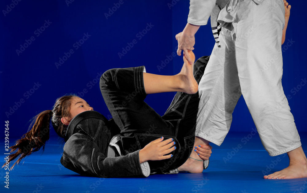 Brazilian Jiu-Jitsu Self-Defense Teen Girls Practice Session Stock ...