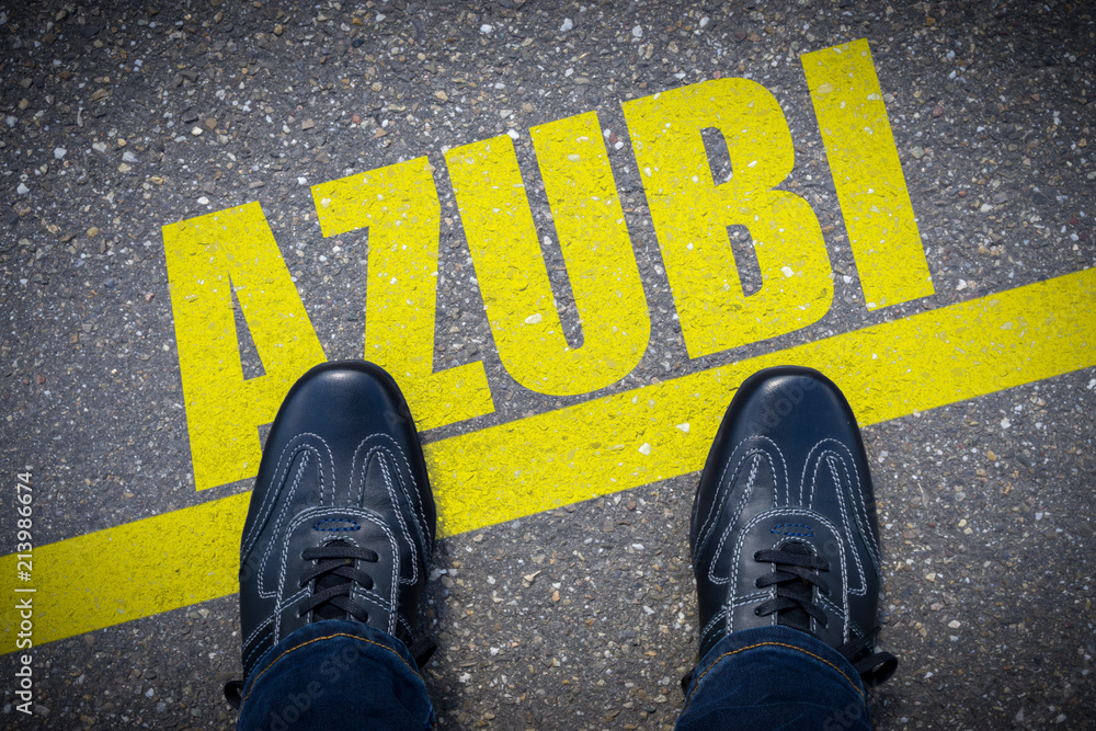 Azubi steht in gelber Schrift auf der Straße Stock Photo | Adobe Stock