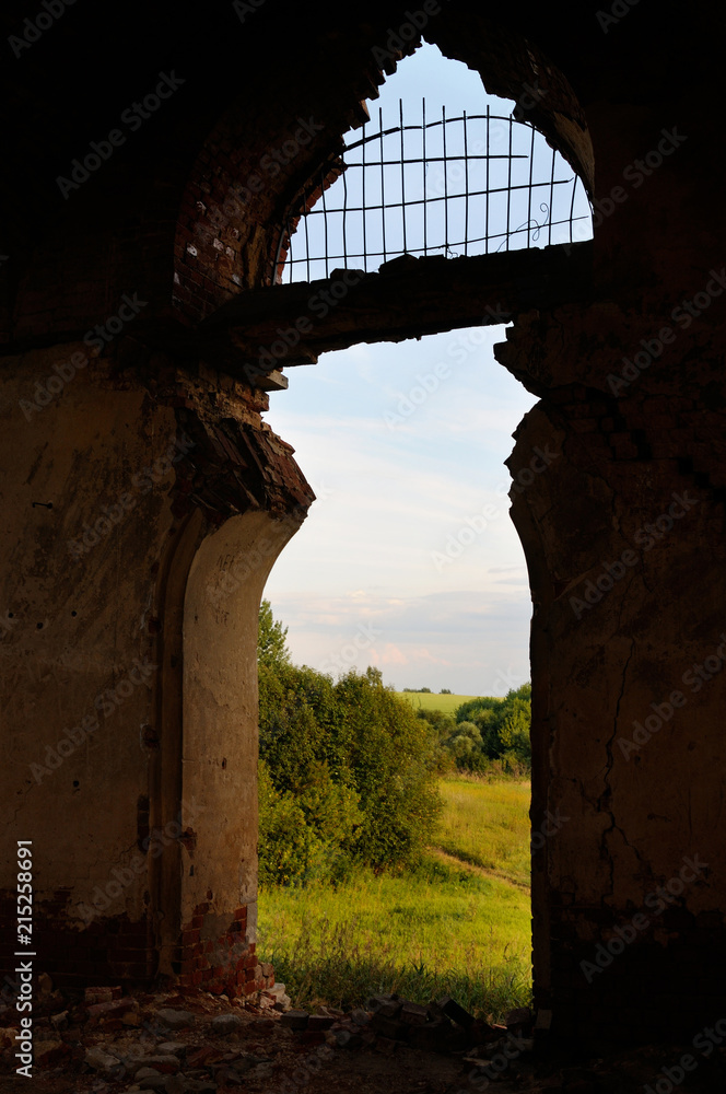 Broken arch / Arch of the ruined church of 19th century, Tula region ...