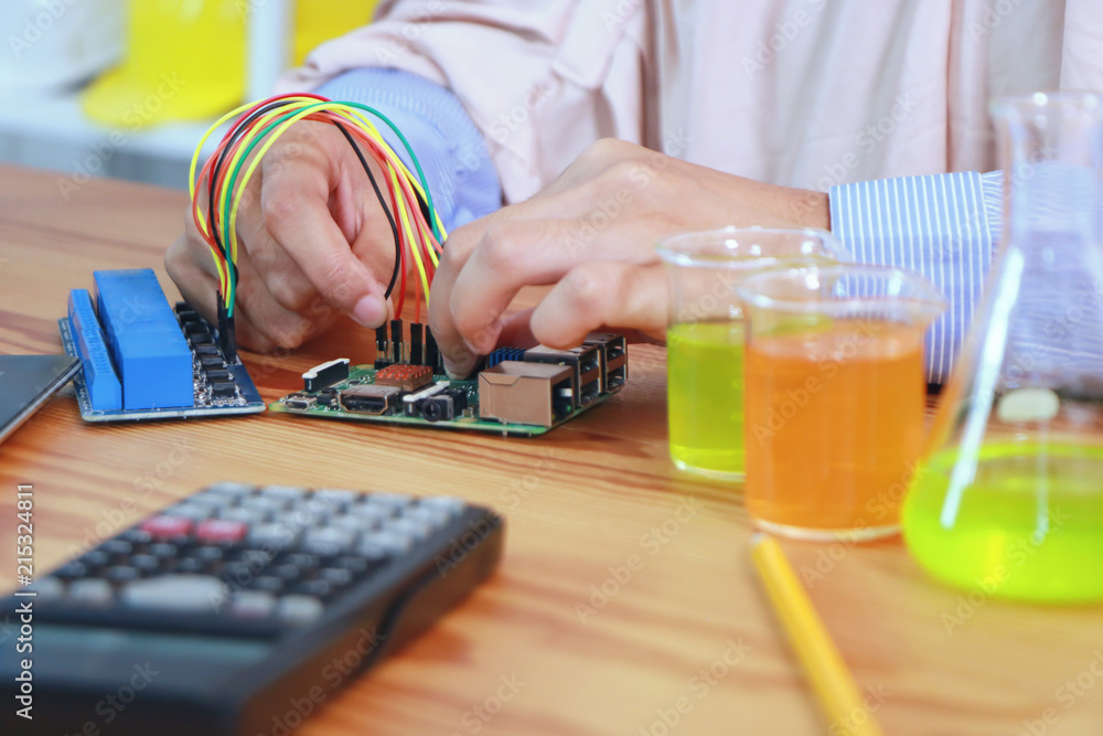 STEM education Laboratory electronic board that can be programmed ...