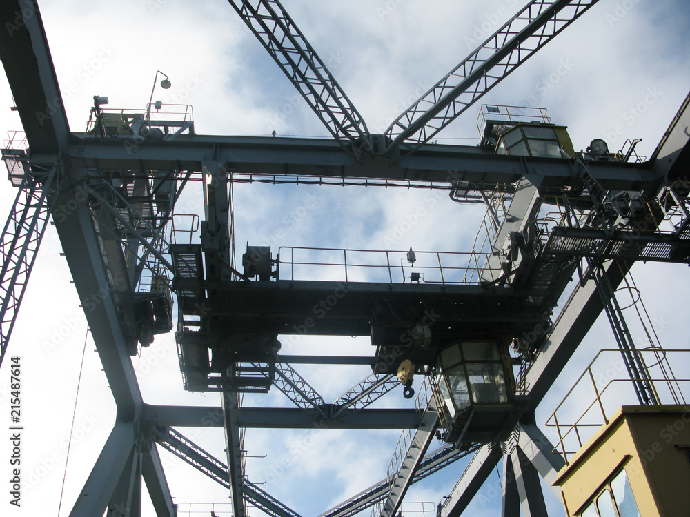 silhouette of perspective outdoor construction details of steel ...