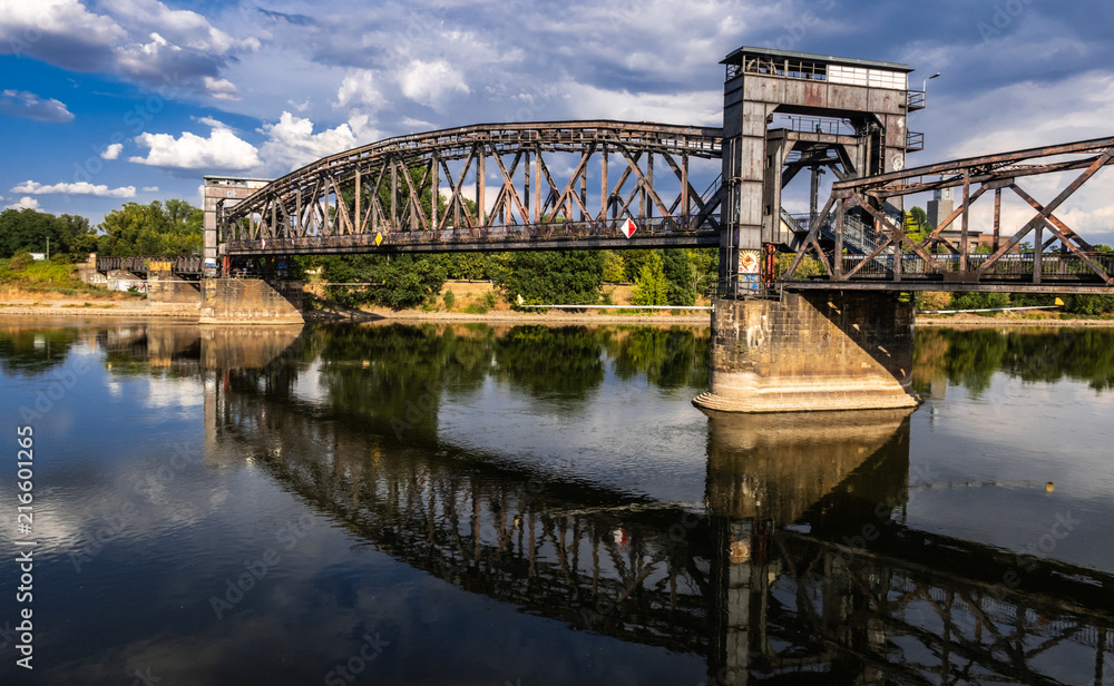 Hubbrücke über die Elbe in Magdeburg Stock-Foto | Adobe Stock