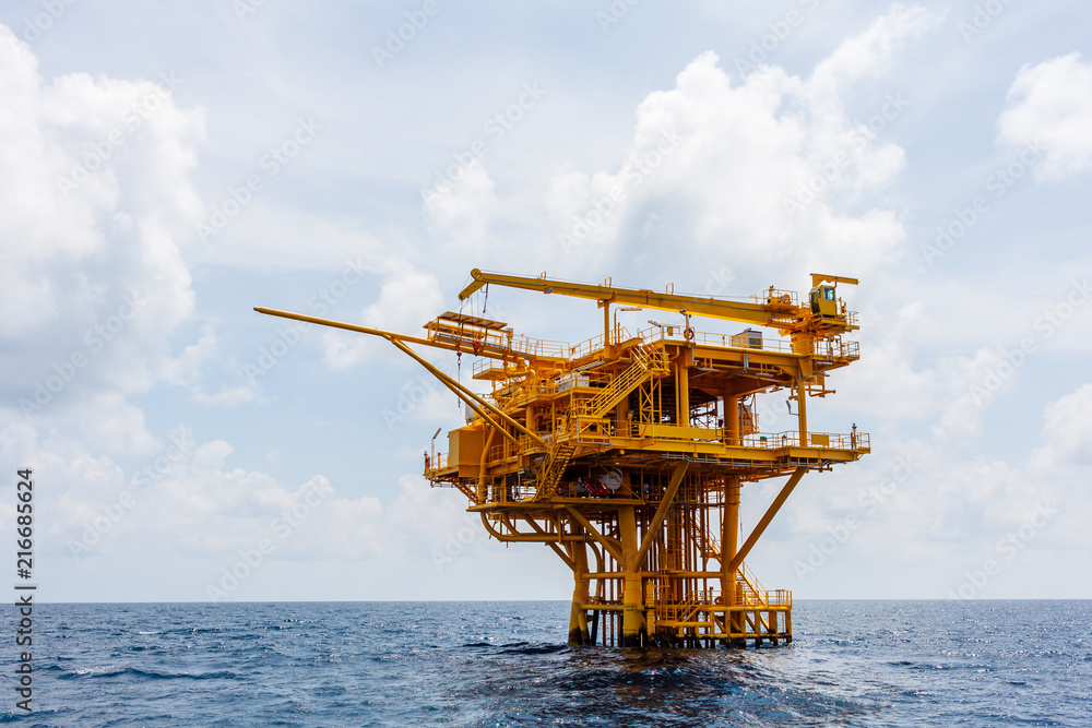 Offshore oil and Gas central processing platform and remote platform ...
