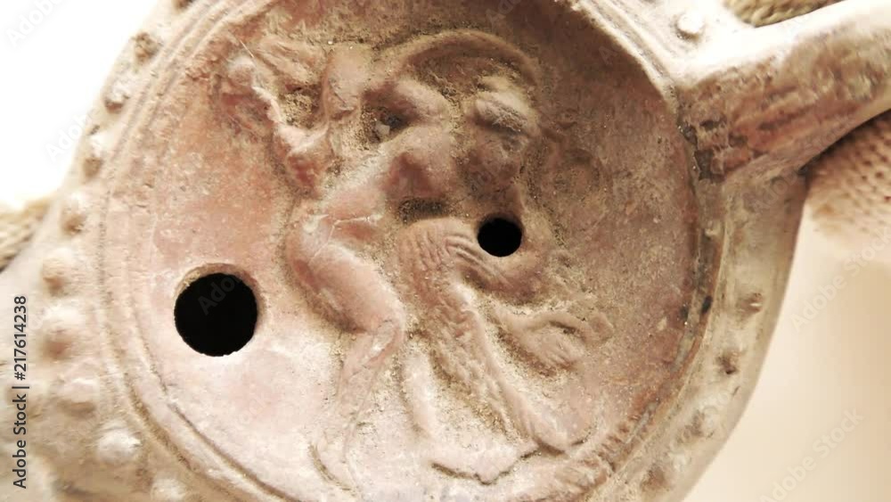 Vidéo Stock Authentic Oil Lamp depicting Leda and the Swan from Greek ...