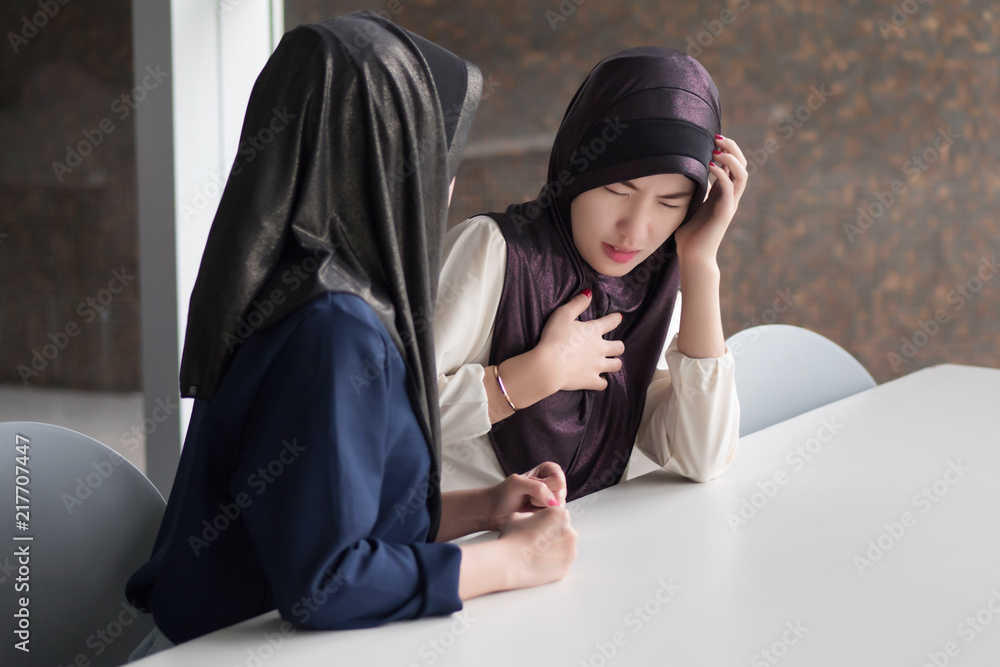 angry, upset, frustrated islam woman arguing; islamic or muslim women ...