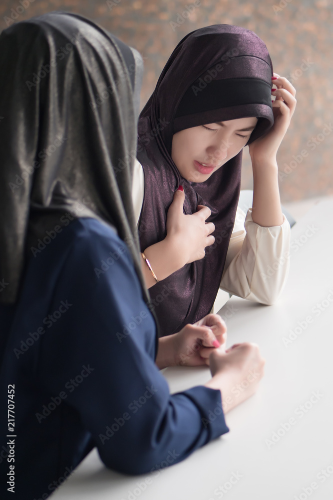 angry, upset, frustrated islam woman arguing; islamic or muslim women ...