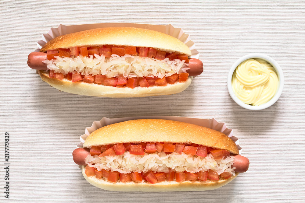 Chilean Completo Clasico (classical) or Aleman (German) traditional hot ...