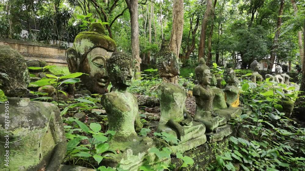 Vidéo Stock Buddha field of broken sculpture with beautiful ancient ...