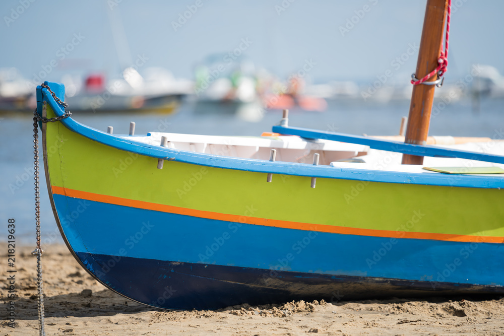 BASSIN D'ARCACHON (France), une Pinasse, bateau traditionnel à fond ...