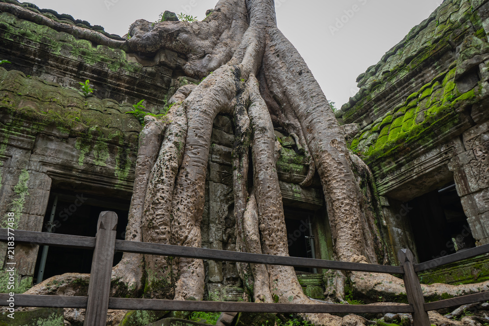 Tha Prom Castle is a stone Castleas a place of Buddhism.in Phnom Penh ...