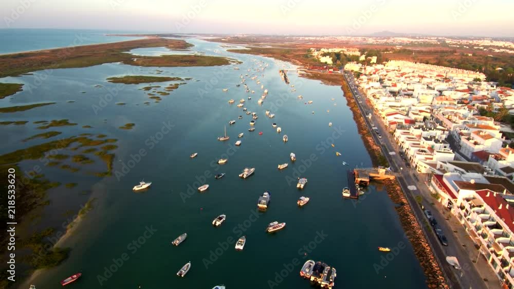 Drone en Algarve de Portugal. Playas de Tavira y Ria Formosa vídeo do ...