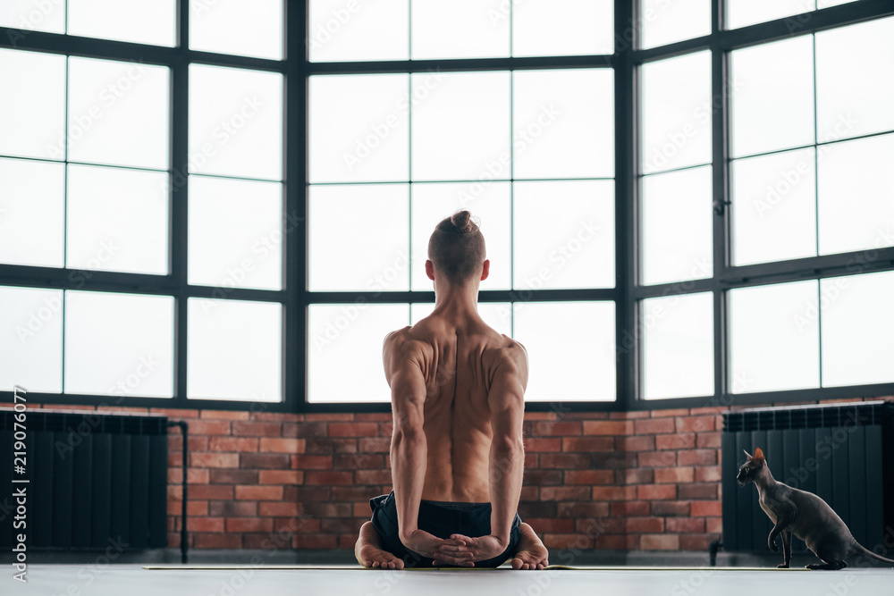 yoga asanas for strong and toned back muscles. healthy spine and fit ...