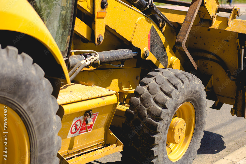 Huge wheel loader Excavator with stick and bucket boom in construction ...