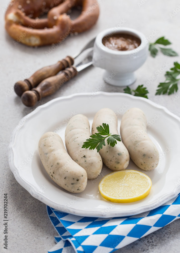 Weißwurst mit Senf Stock-Foto | Adobe Stock