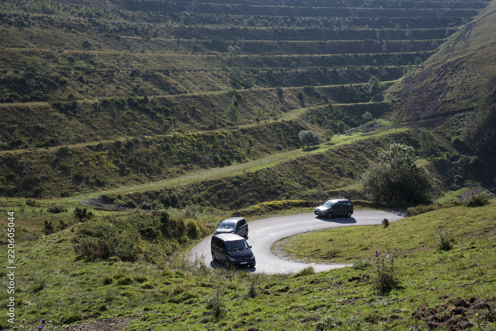 route en lacet sur un site d'ancienne carrière Stock Photo | Adobe Stock