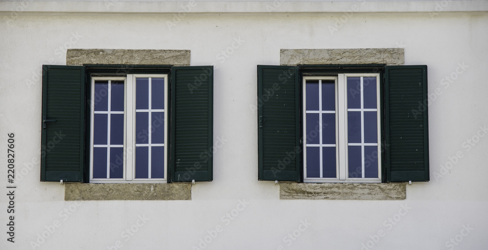 Janela e Porta Portas e Janelas Stock Photo | Adobe Stock