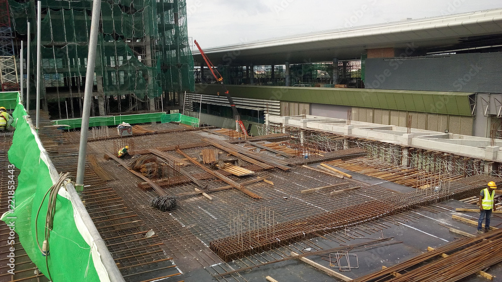 Floor slab and beam reinforcement bar under construction to form ...