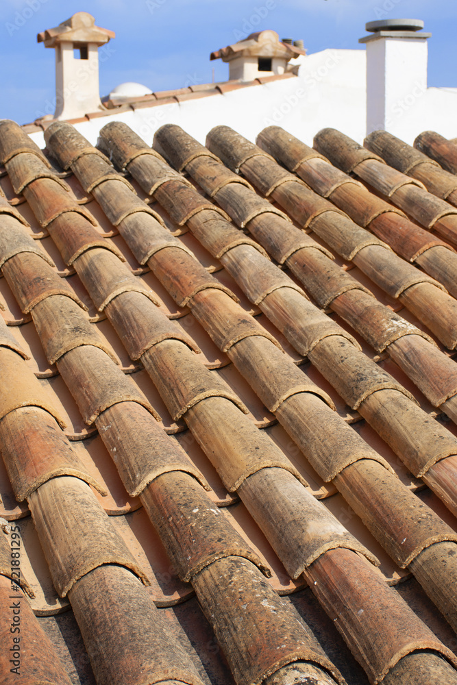 Tejados de teja. Teja mallorquina. Teja roja de barro Stock Photo ...