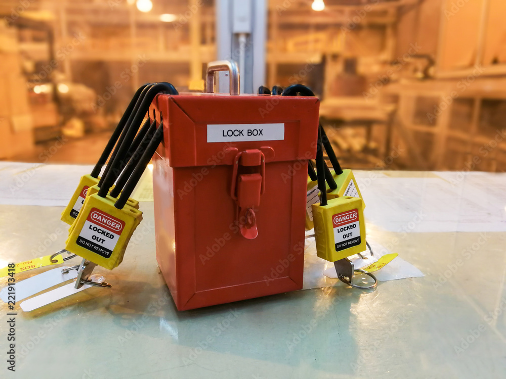 Yellow key lock and tag for process cut off electrical,the toggle tags ...