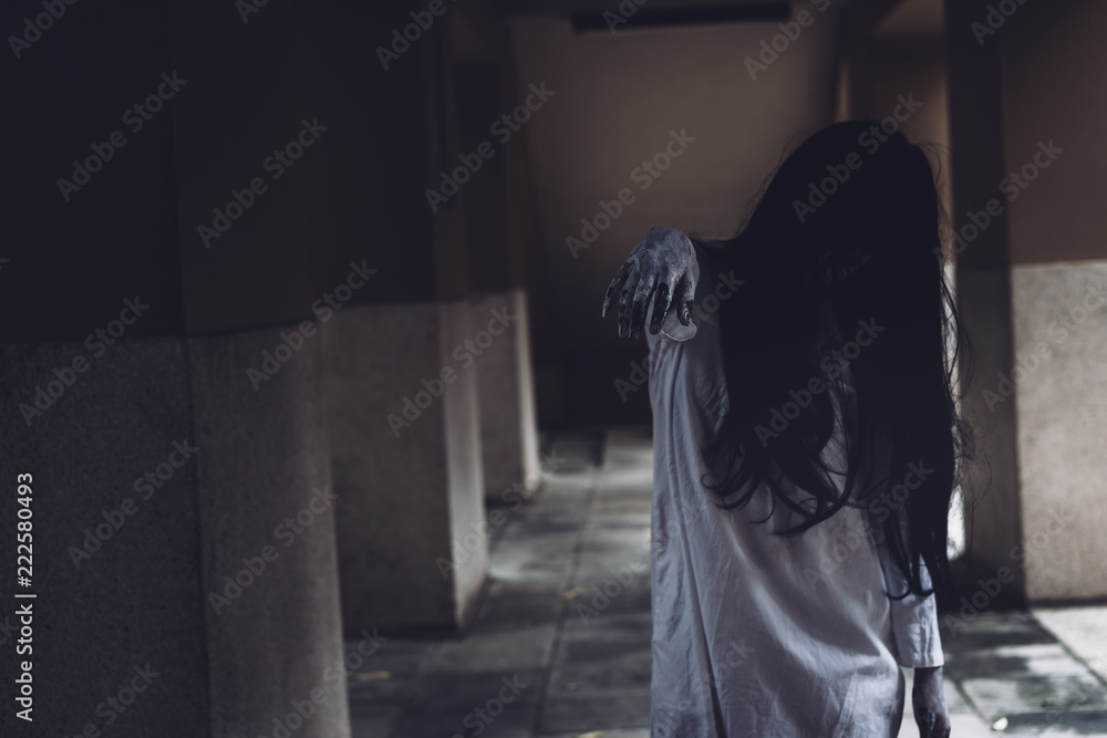 Foto de Horror scene of ghost woman death movie halloween festival in ...