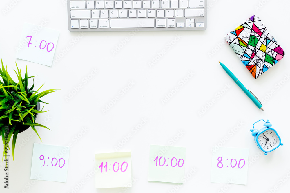 Student's schedule. Notepaper with time of lessons on white office desk ...