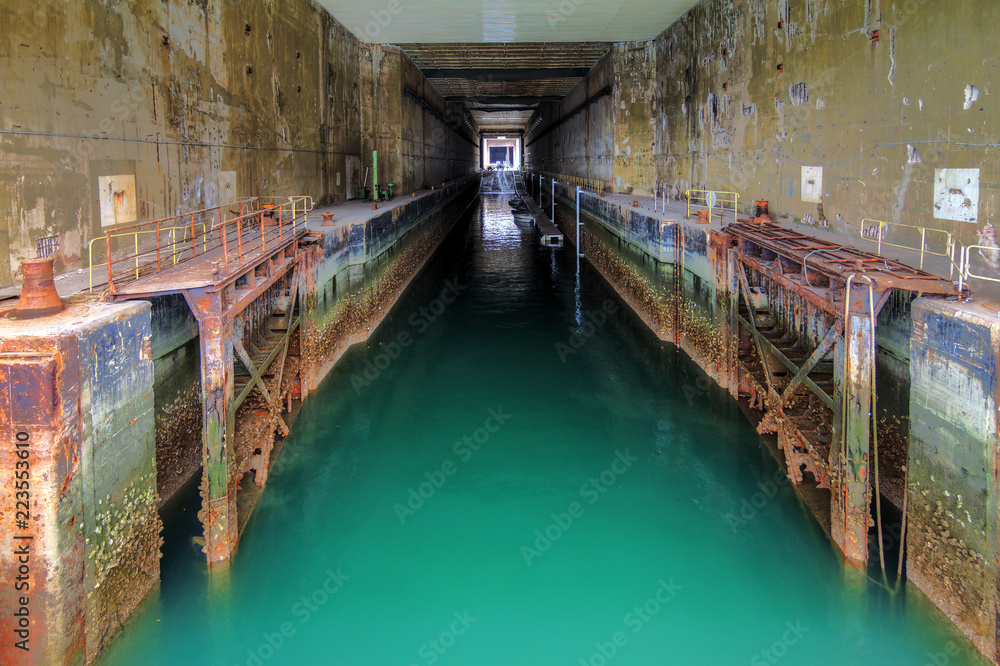 Fotografia do Stock: The dock of the Keroman Submarine Base structure ...