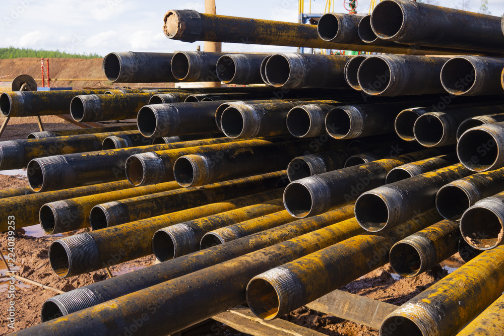 Drilling of oil and gas wells. Drill pipe inspection. Tubing for oil ...
