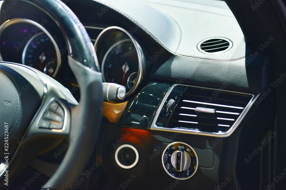 Car ventilation system and air conditioning - details and controls of ...